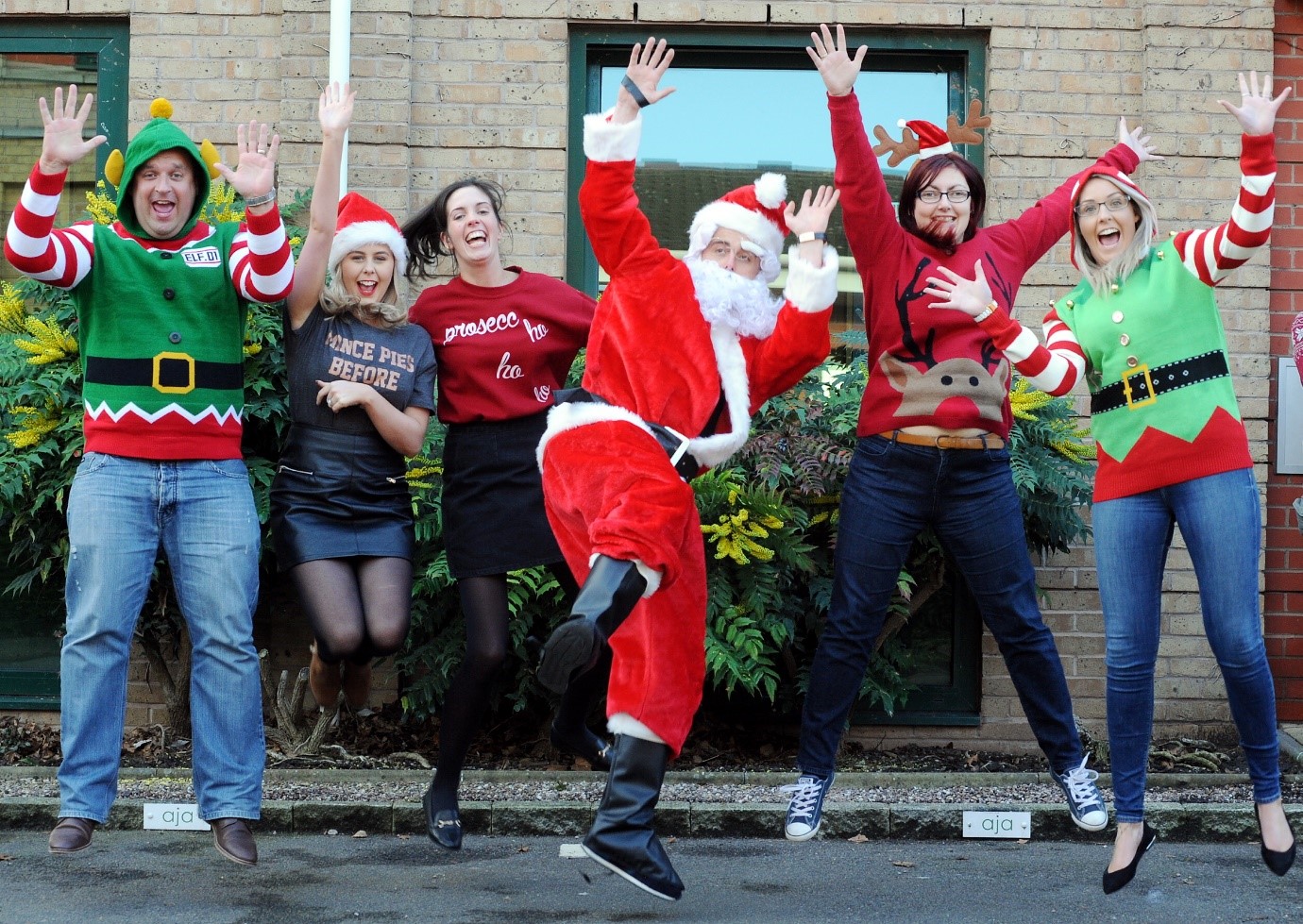 5 Free Festive Fun-Time Activities | WiseUp Team Building